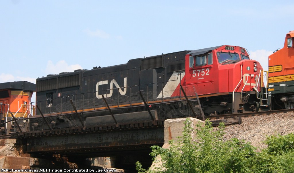 CN 5752